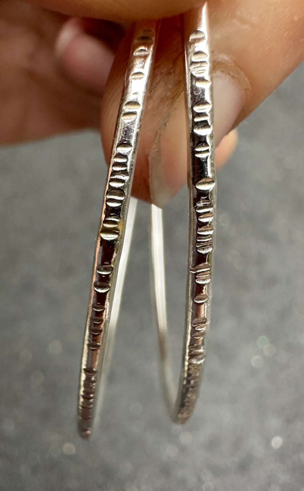 Potomac Huggie Hoops – Bean and Bear Studio